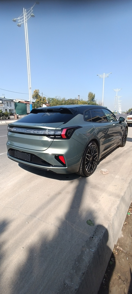 Zeekr 001 z sport