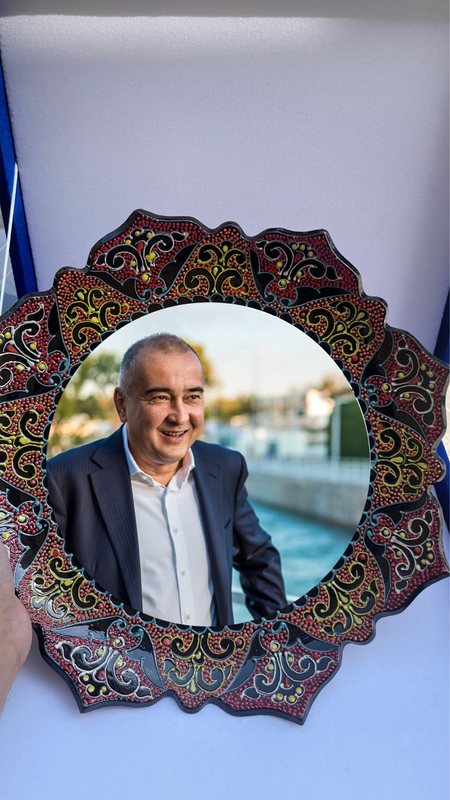 Sovg’a uchun rasm tushurilgan Sopol laganlar