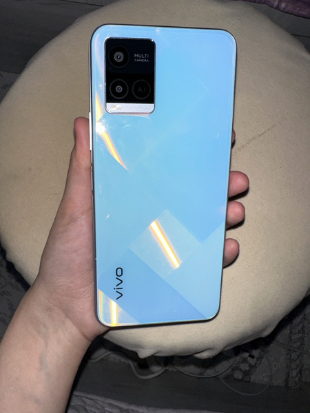 Телефон Vivo y21