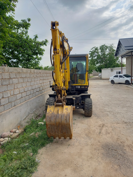 Ekskavator Hyundai 2008