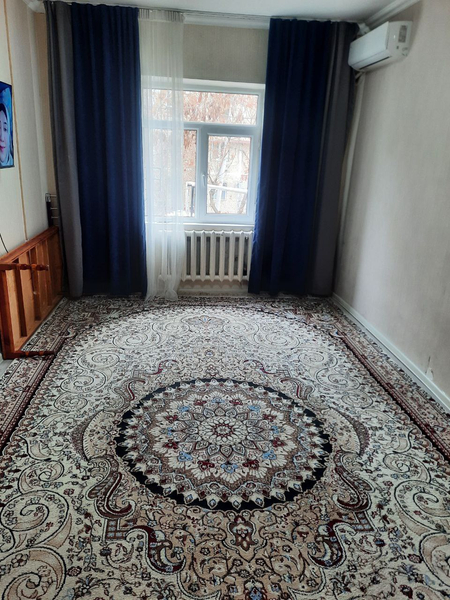 Qorasu 4  1/2/5 sotiladi