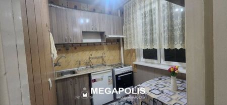 Торговый центр 1/2/4 (3 квартал) Продам квартиру