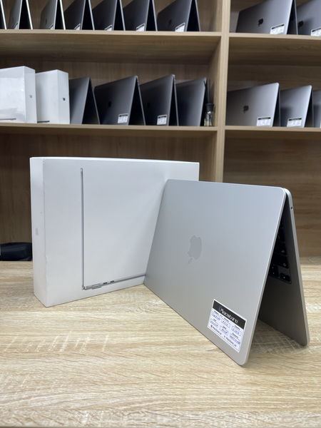 Macbook air 2024 M3 8/256Gb