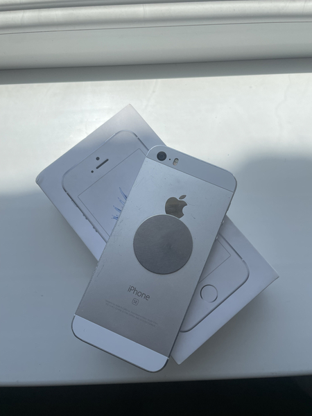 Срочно iphone 5 se 64 гб