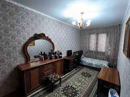 Продается квартира 3/2/4 с обстановкой, ориентир кинотеатр Узбекистан