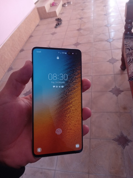 Samsung s10 5g 8 ga 256 sotiladi.