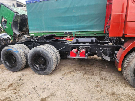 Howo metan gazli chackman motorli sotiladi.