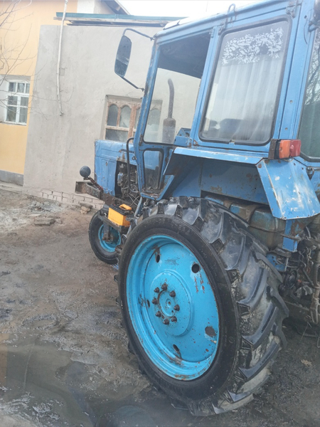Mtz  80 sotiladi