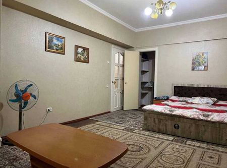 м.Ойбек 1в2/3/9 Афросияб 50м2 средний ремонт