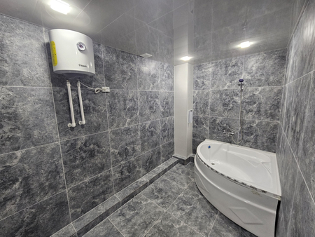 2 xonali 85m² 8-qavat.\\n8 qavatli yangi gʻishtli, LIFTLI dom.\\nManzil :
