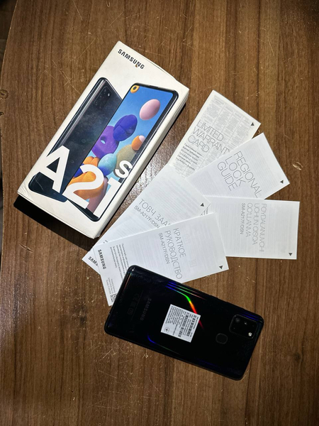 Срочно продаю телефон Samsung galaxy a21s