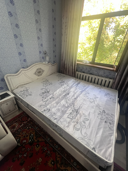 спални диван сотилади факат матраси ески алмаштириш керак