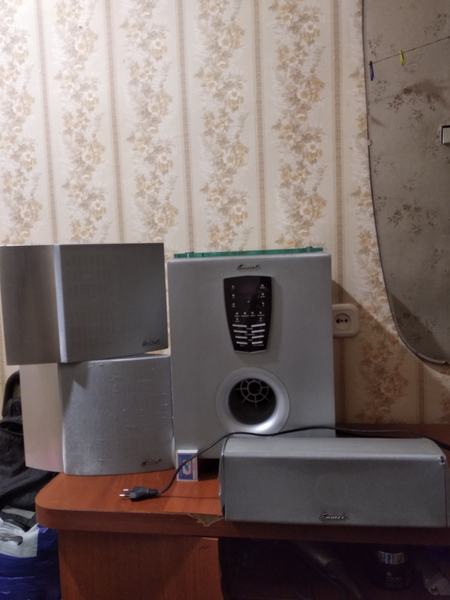 Продаю мошьный буфер Emater 5в1 в харошом састояние.