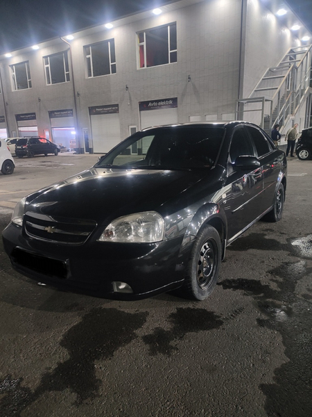 Lasetti 1.8 mexanika sotiladi