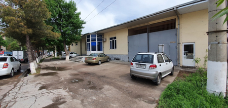 Чукурсойда нотурар бино узок муддатга ижарага берилади.  1230м2..