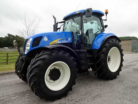 Traktor New Holland T7060