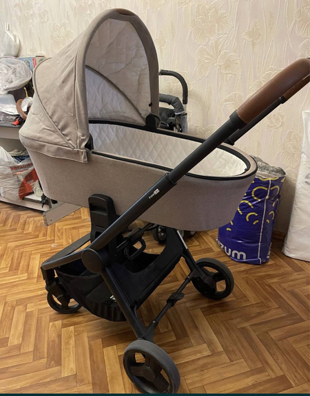 Продам детскую коляску 3 в 1 + авто кресло