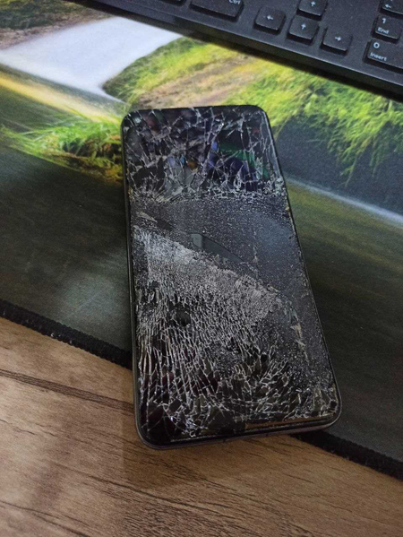honor 20 6/128 -экран и -корпус