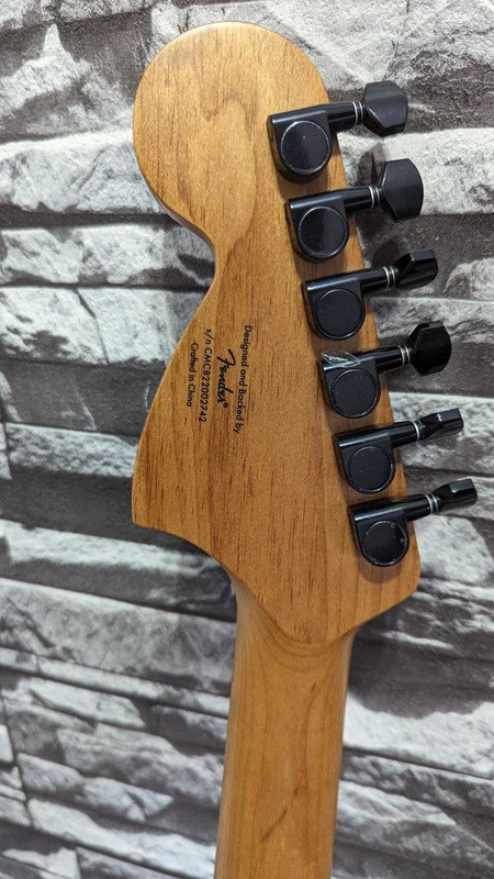 Продается новая электрогитара Fender Squier Contemporary