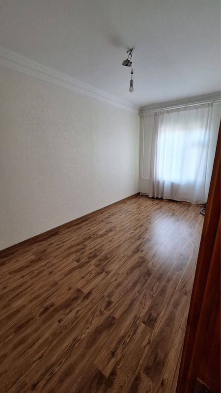 Себзор 5/2/4 тоза ремонт бал: 2х6 обш: 98 кв.м ор: Полклиника Закс