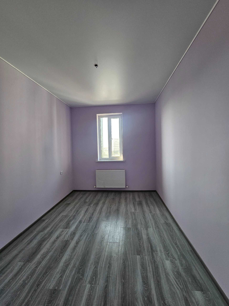 3 xonali 90m² 5-qavat uy sotiladi.