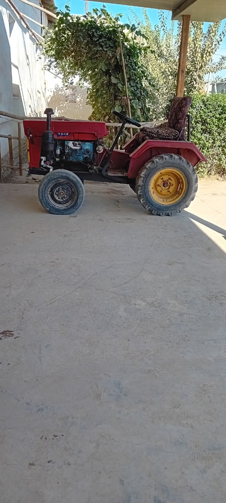 Mini traktor sotiladi