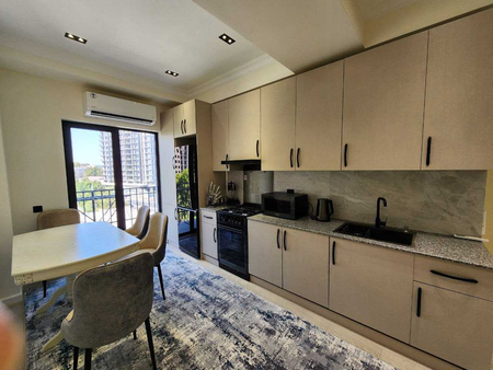 Продаётся СРОЧНА Yakkasaroy City Mall, 3-комнатная 5/10, 74 м²!!!