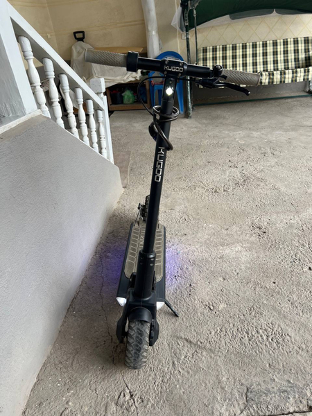 KUGOO Elektro samakat sotiladi