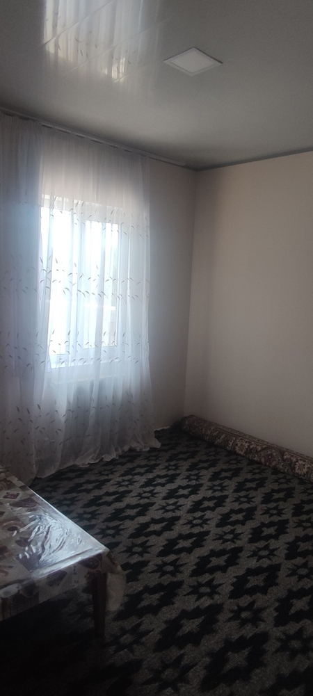 Nazarbekda 4 sotix 5 ta xona 1 oshxona alohida