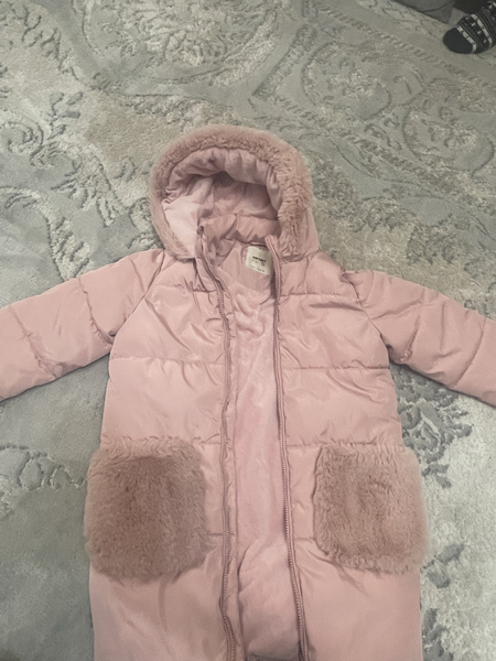 Куртки в илеальном состоянии на девочку 7-8-9 лет