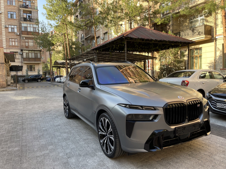 Продаю Bmw x7 m60 2023