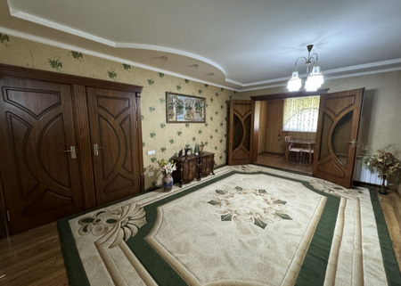 Продается квартира 77 серия 4/1/4