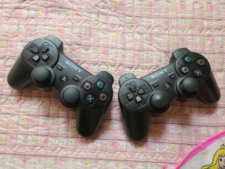Ps3 slim 320gb sotiladi