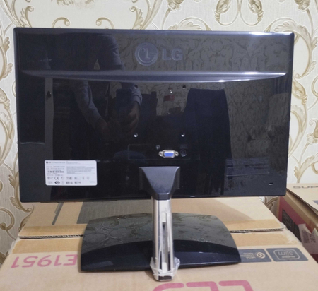LG Монитор Flatron E1951