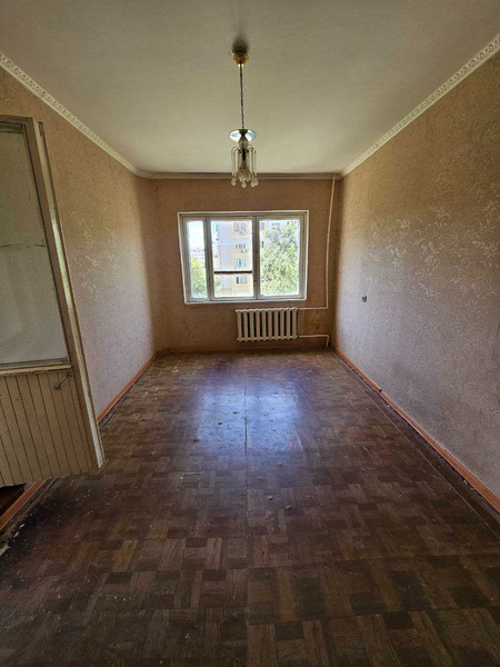 1 xonali 48m² 3-qavat sotiladi