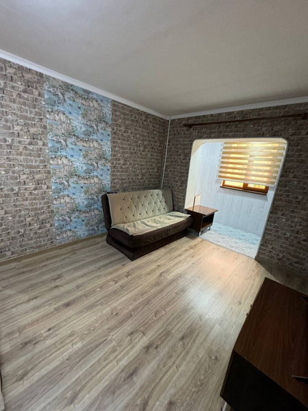 Продам квартиру 1/2/4 на Буз 2 76-серия