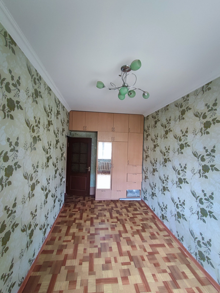 Спутник-17  2/3/4  Балкон 1,5*6 Срочна Сотаман. Кредитга ҳам берилади.