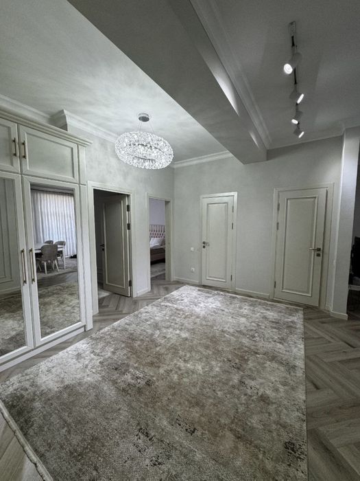 3-к квартира, 100 м², 7/8 эт.