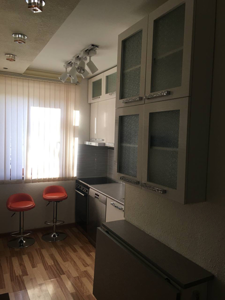 Сдаю квартиру ул. Бобура