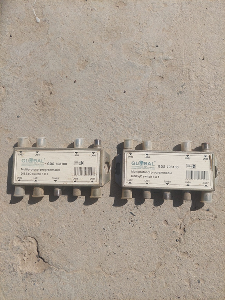 1х8 DiSEqC switch - GLOBAL серия GDS-708100 - т.е. 8.  Свич  8×1 .