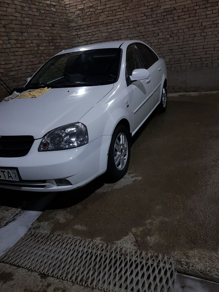 Lacetti sotiladi!