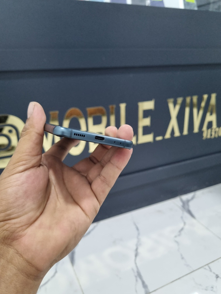 Samsung Zflip 3 256 gb imedan o'tgan 1 simqarta aybi yoq xolati idayal