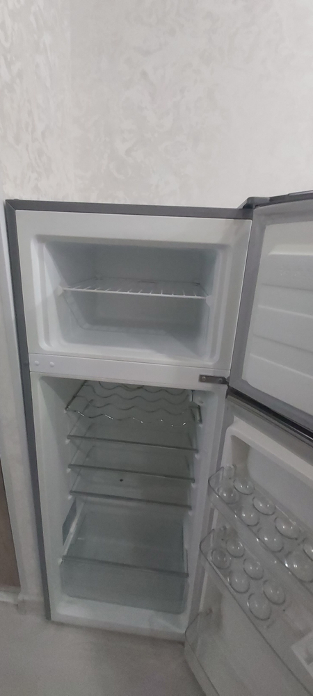 MIDEA xolodilnik sotiladi. Srochna