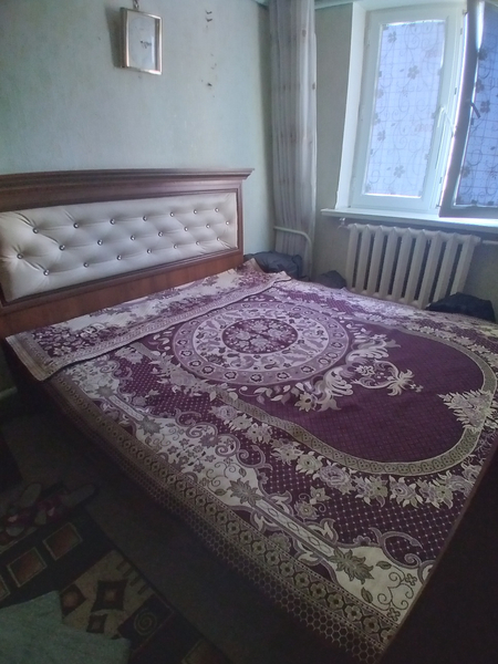 Продаю спальный гарнитур