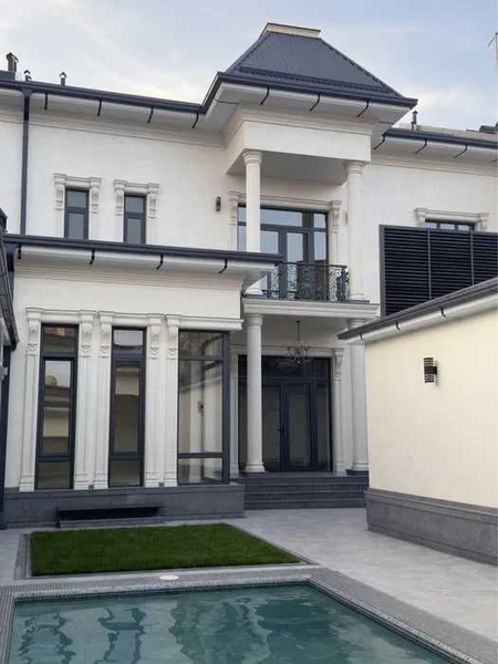 Продаётся Евродом на Центр Луначарском, 4-соток (N 8926)