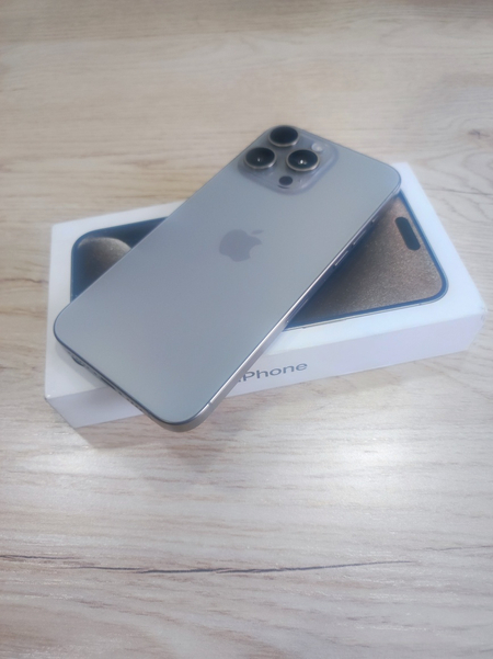 iPhone 15pro max 256gb Natural Titanium srochna sotiladi