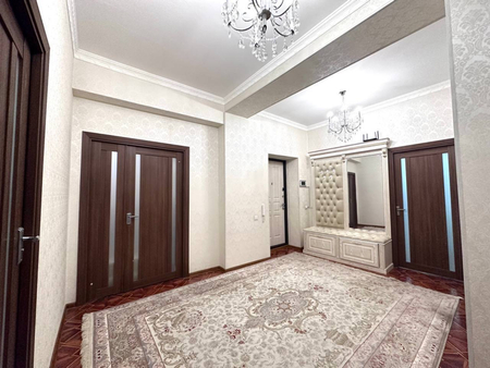 Паркентский рынок продаётся 4х комнатная квартира!