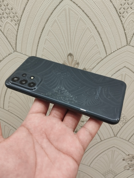 Samsung A23 Ideal holatda 4/64gb