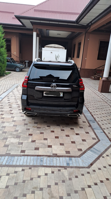 Tayota prado 2023