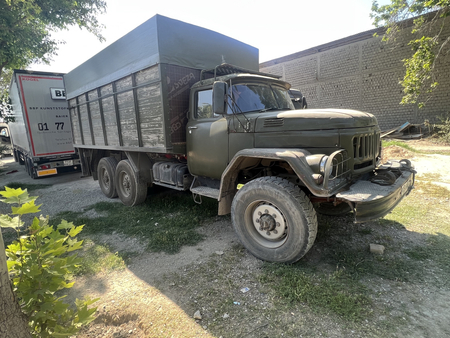 Zil.  131. Sotiladi